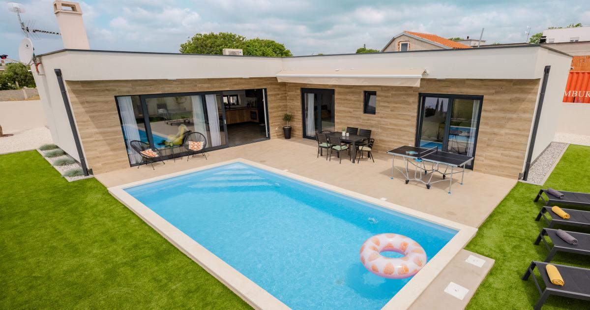 Davorowski.com - Holiday Homes in Croatia - Villa Aura
