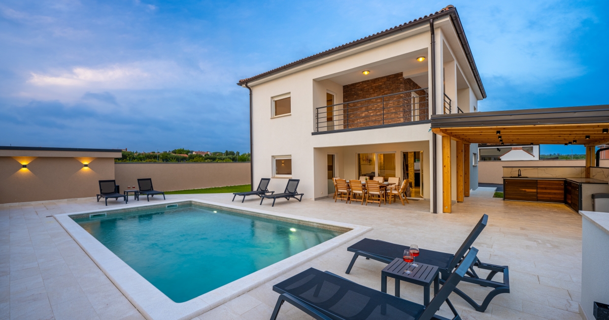 Davorowski.com - Holiday Homes in Croatia - Villa Dvor