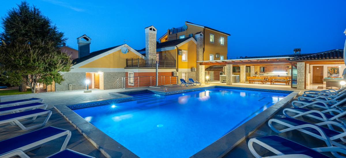 Davorowski.com - Holiday Homes in Croatia - Villa Suzanne